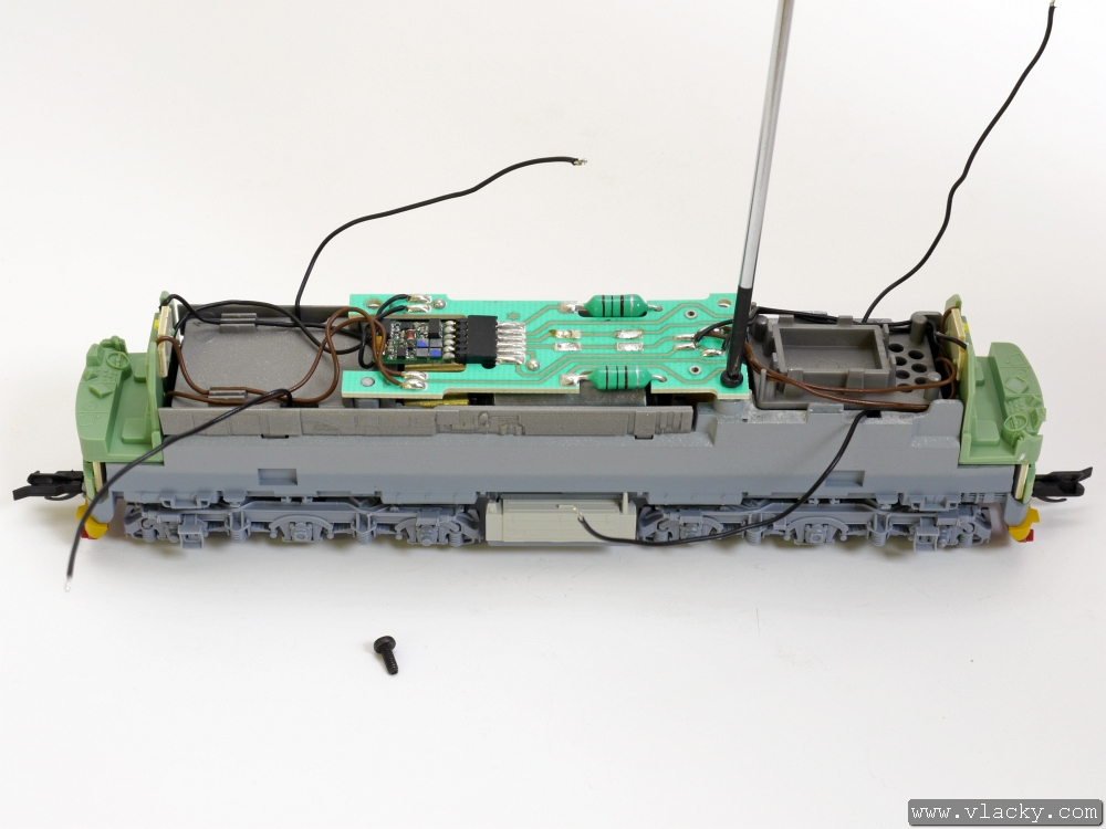 Návod na osazení dieselové lokomotivy Roco BR120 „Sergej” LISSY vysílačem